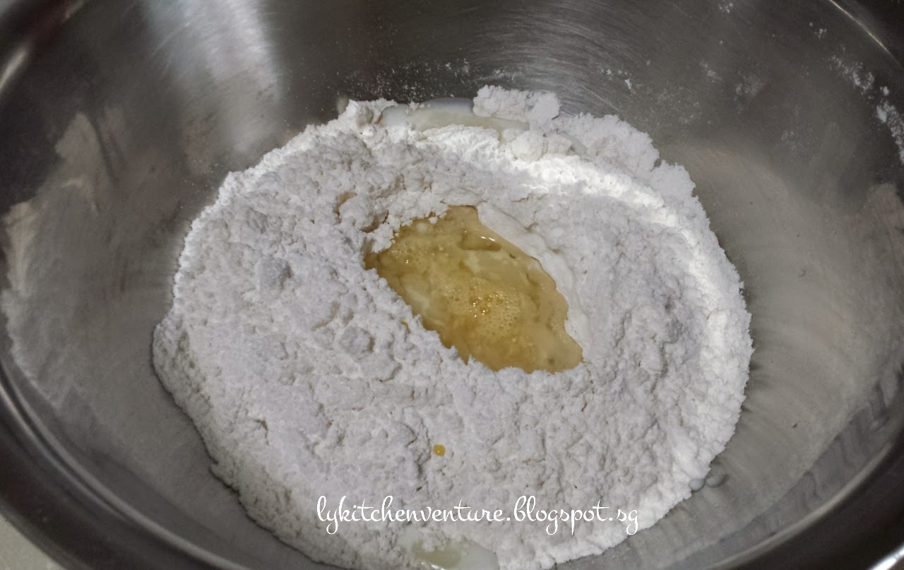 LY's Kitchen Ventures: Guang Su Bing or Kong Soh Peng （光酥饼）